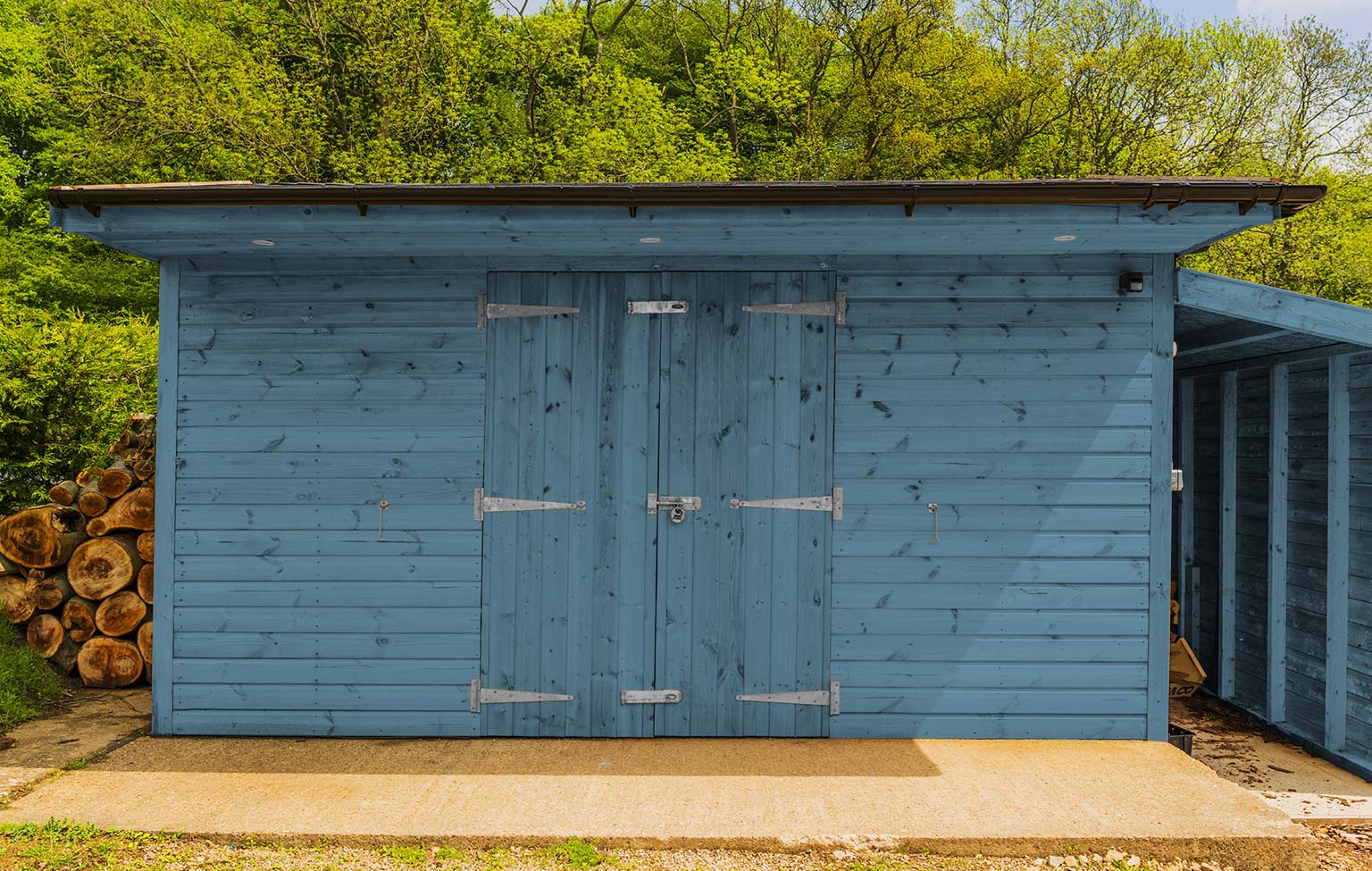 A Comprehensive Guide for The Best Blue Wood Stain Colors - Opple House