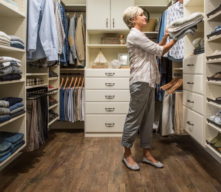 A Detailed Guide on Walk-In Closets Design and Basics - Opple House