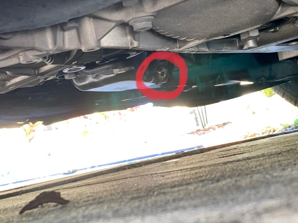 What are the Symptoms of a Car Oil Leak and How to Fix It? - Opple House