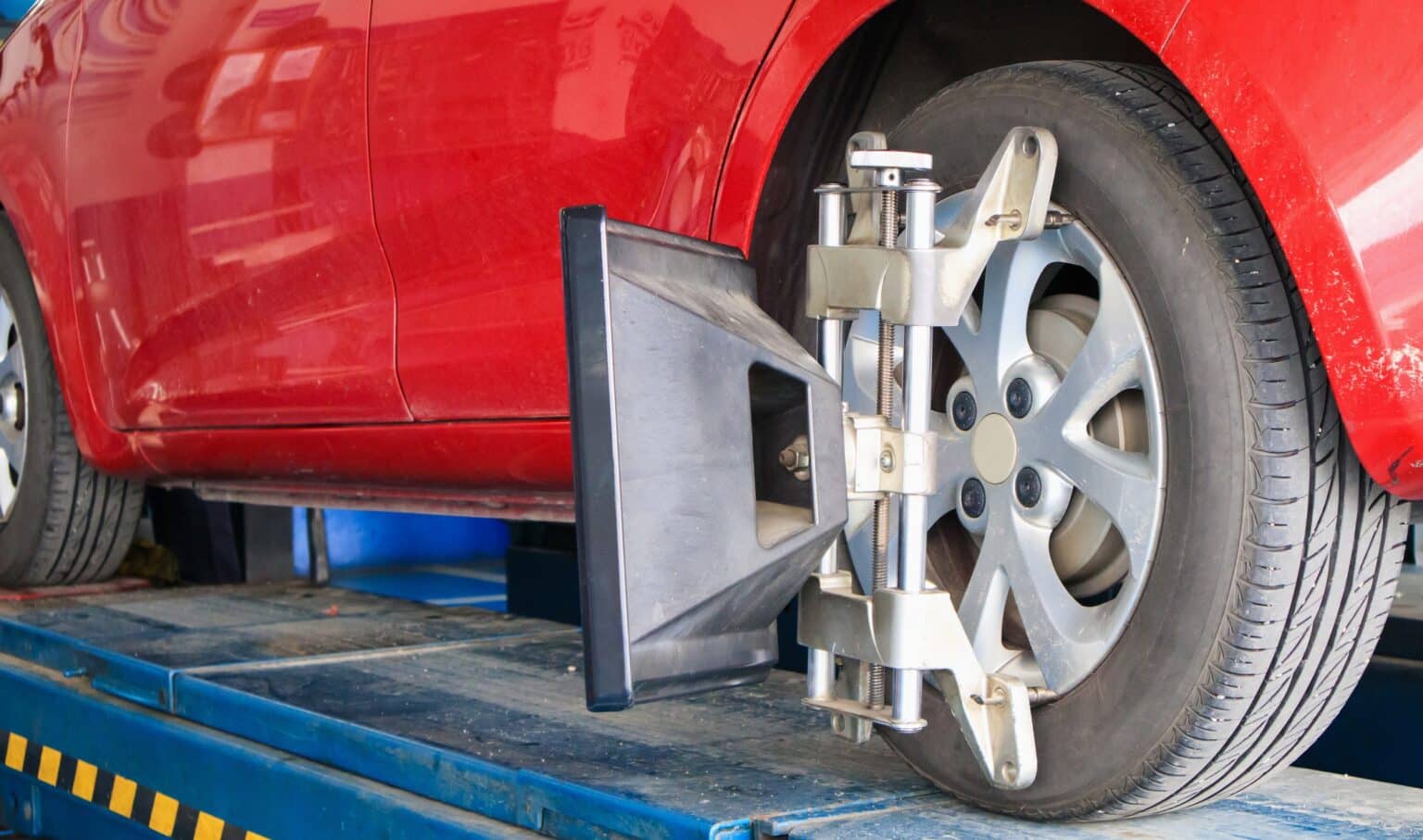 10 Warning Signs that Suggest a Wheel Alignment Is Necessary - Opple House