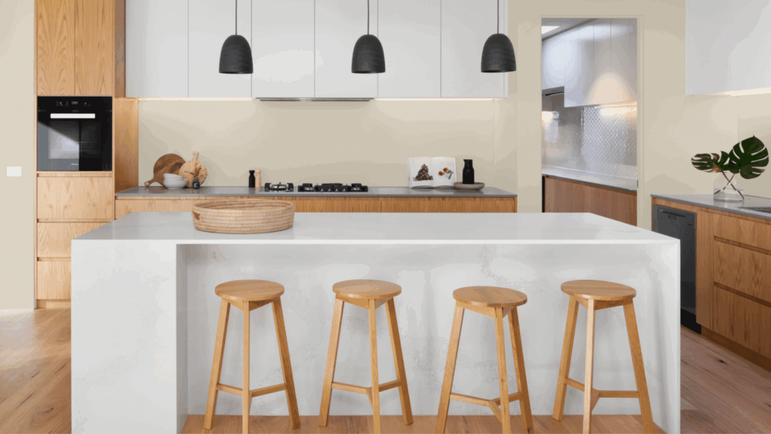 Reviewing Benjamin Moore's Clay Beige (OC-11) - Opple House