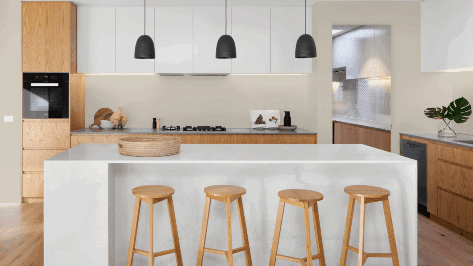 Reviewing Benjamin Moore's Smokey Taupe (983) - Opple House
