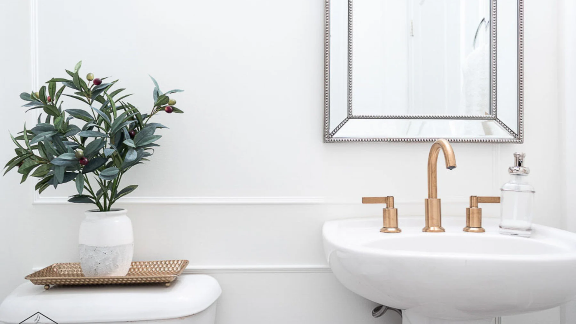 Benjamin Moore Simply White: A Warm White That Feels Right - Opple House