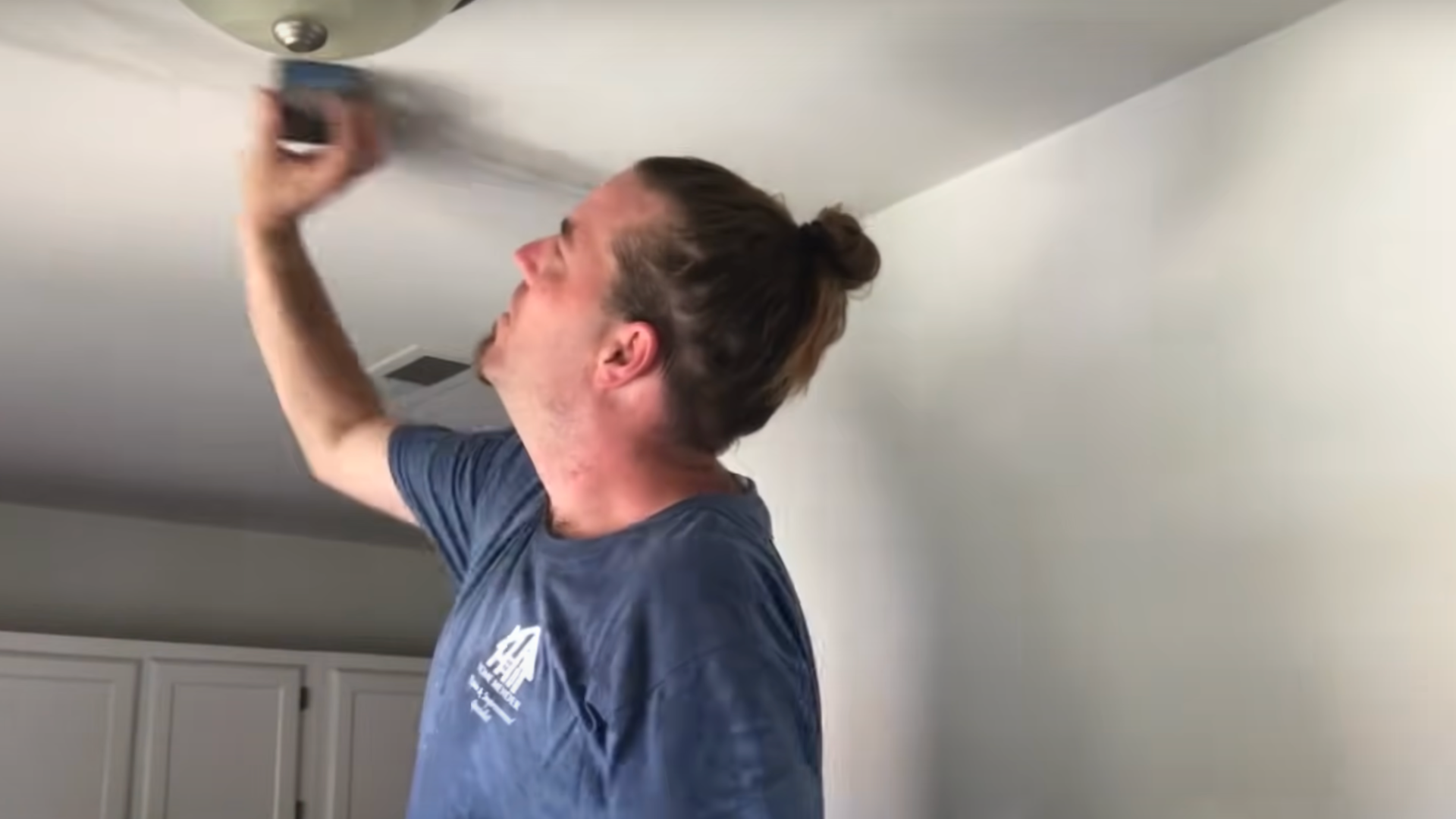 Step-by-Step Guide to Repair Ceiling Paint Cracks - Opple House