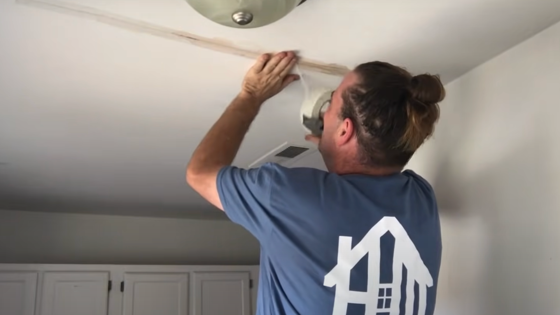 Step-by-Step Guide to Repair Ceiling Paint Cracks - Opple House