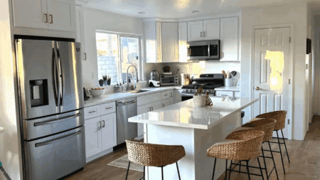 40 Smart Kitchen Layouts That Include the Perfect Pantry - Opple House