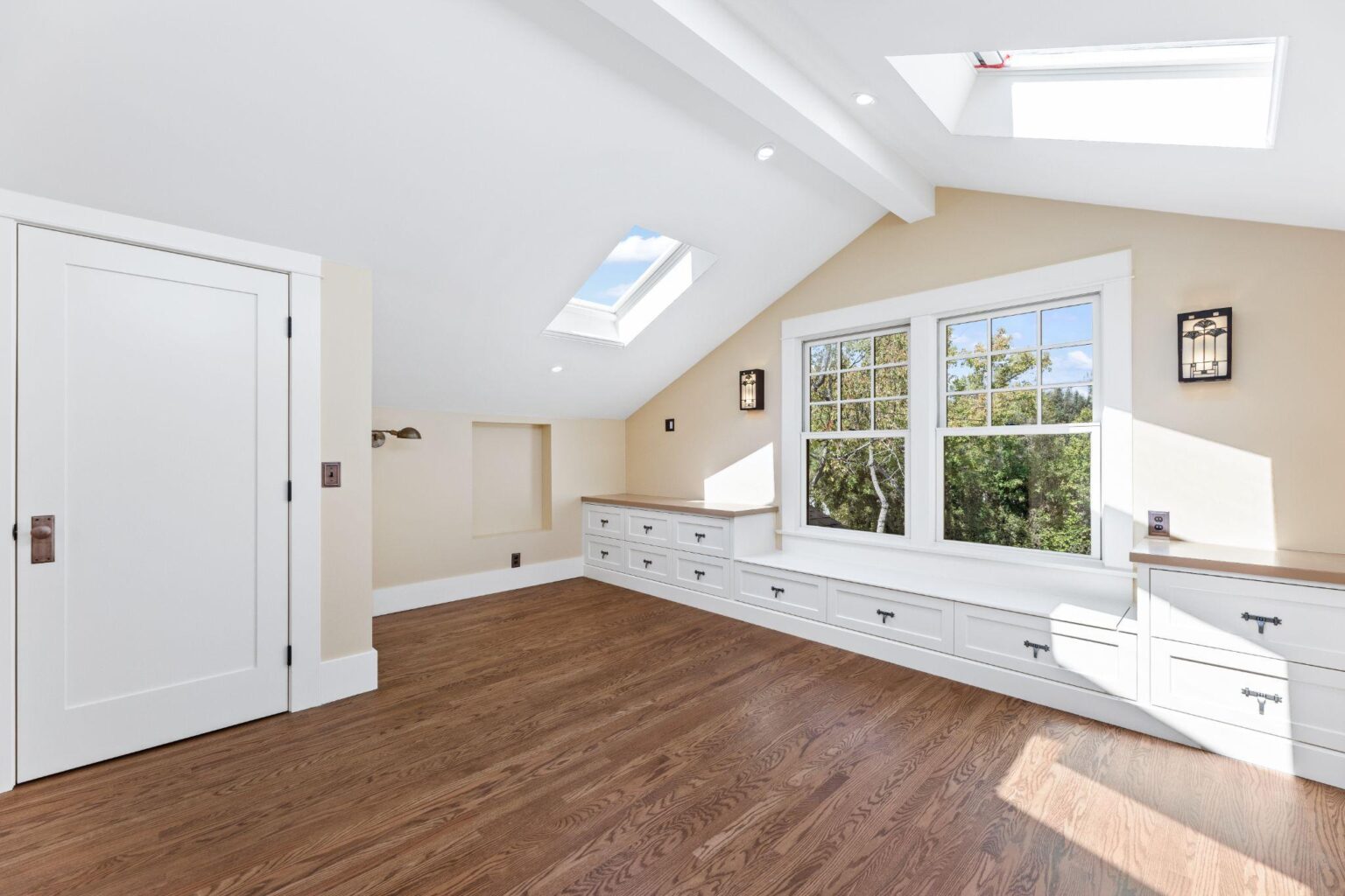 How to Choose the Right Room Addition Contractor for Your Home - Opple ...