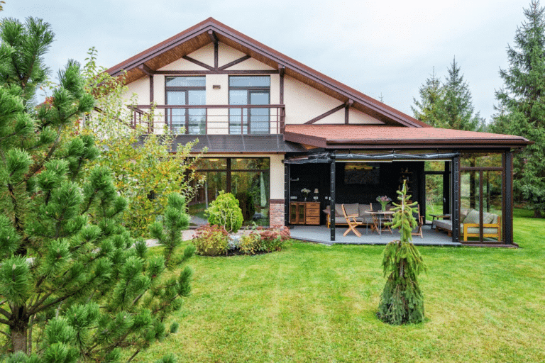 6 Tips To Make Your Backyard Both Beautiful And Functional - Opple House